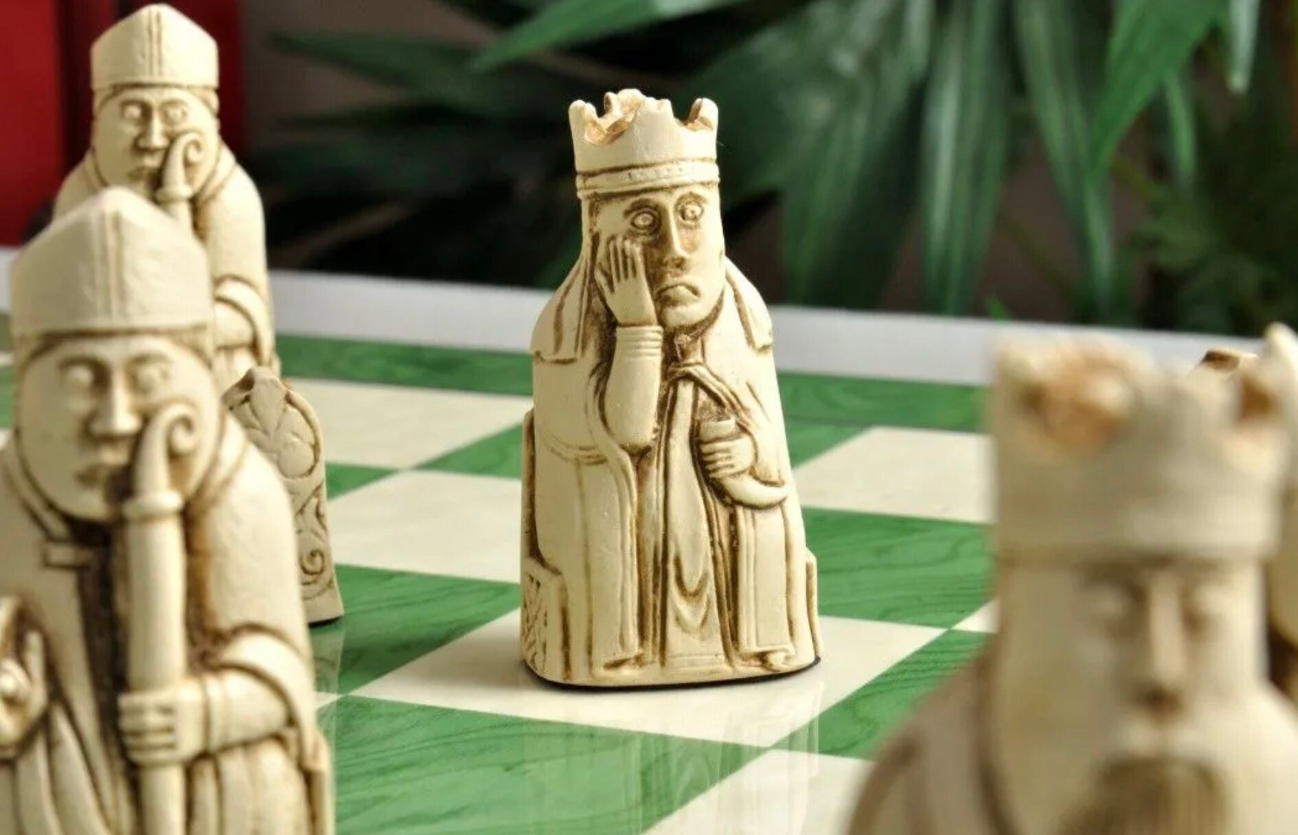 7 Stunning Historical Chess Sets – US Chess Sales